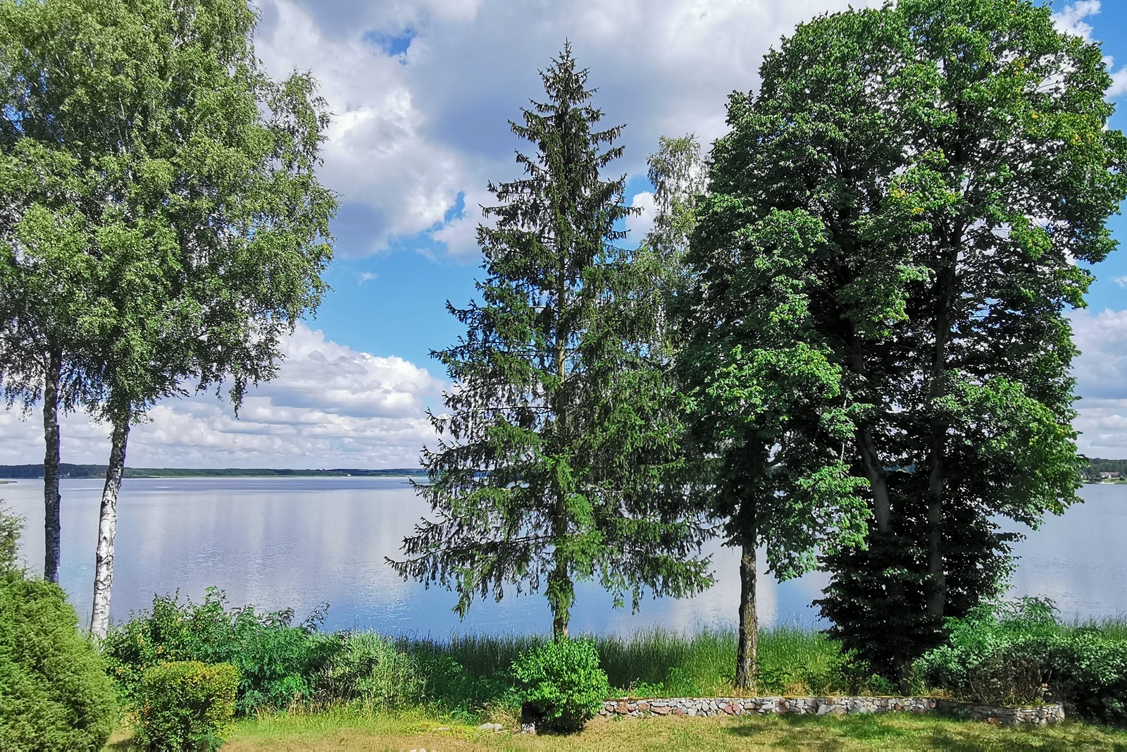 Lustro Wody – discover and book on Slowhop.com